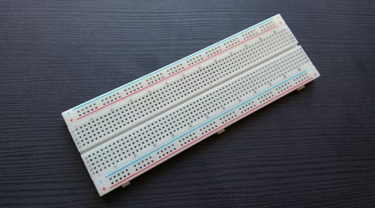 Breadboard là gì? Cách sử dụng breadboard - IoT Zone