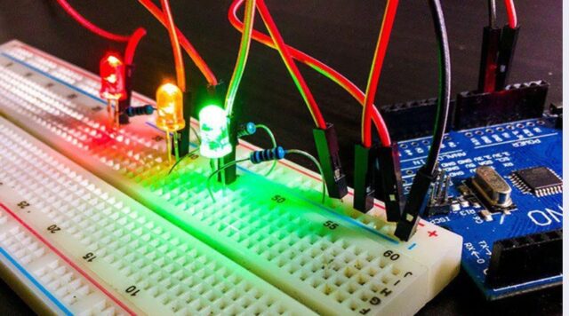 Breadboard là gì? Cách sử dụng breadboard - IoT Zone